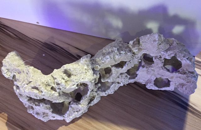 Aquarium Deco Steine Naturstein S-Form mit Löchern | S-Form